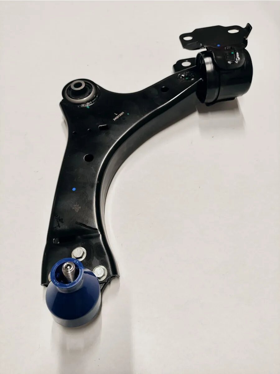 Рычаг передний левый