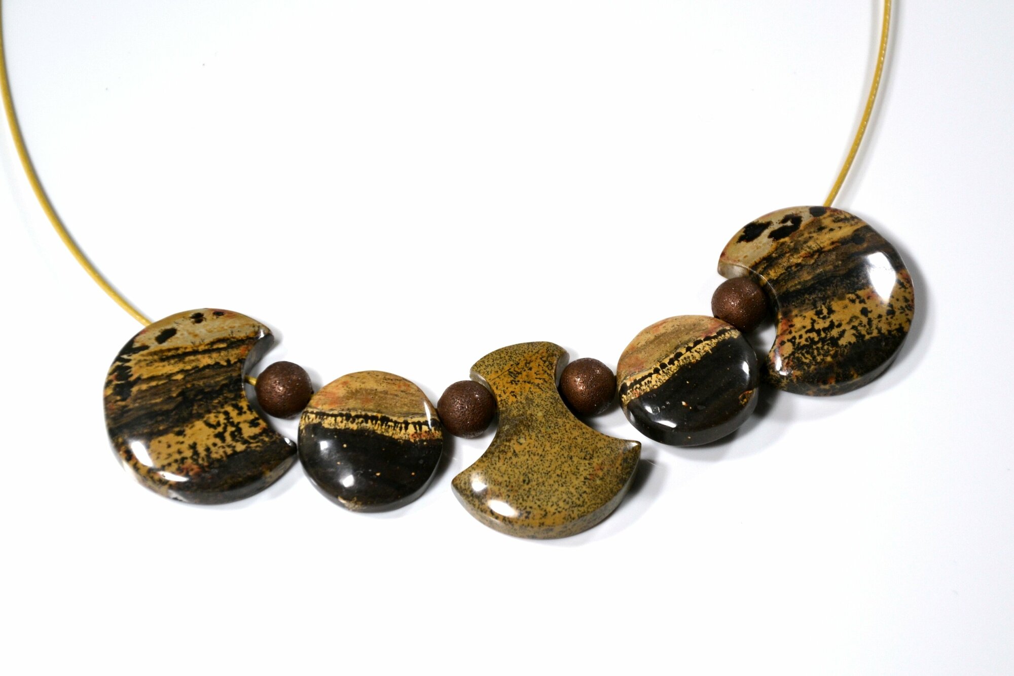 Колье, яшма