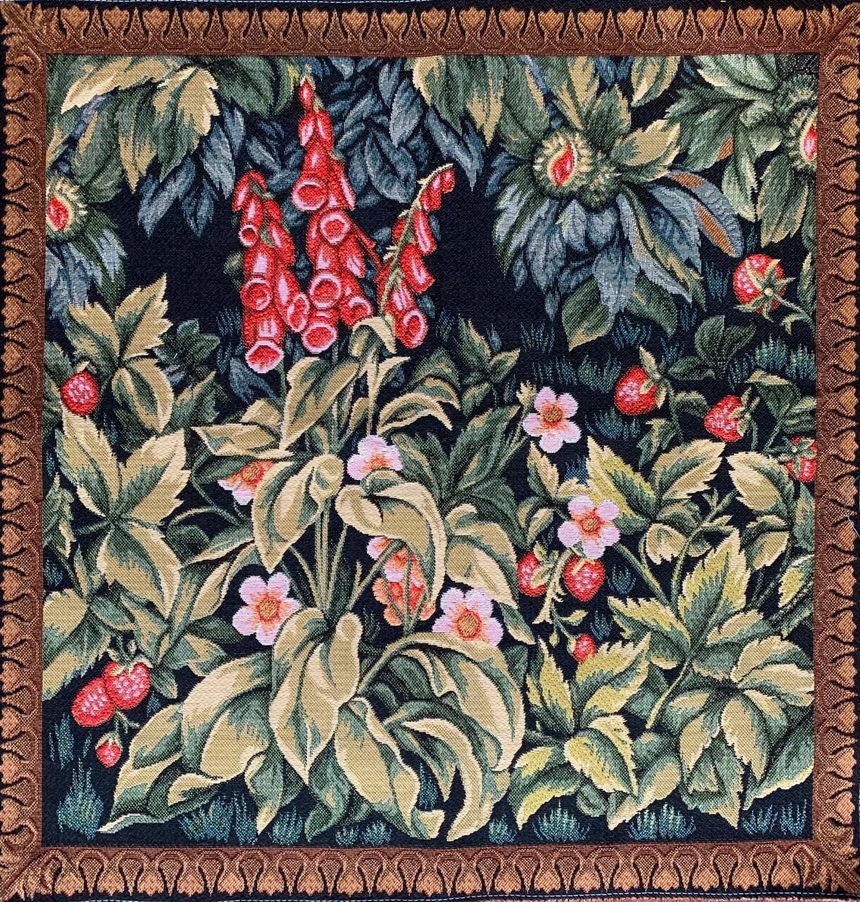 Гобелен, гобелен без рамы 45х45 см / "Лесные цветы. Наперстянка" У. Моррис