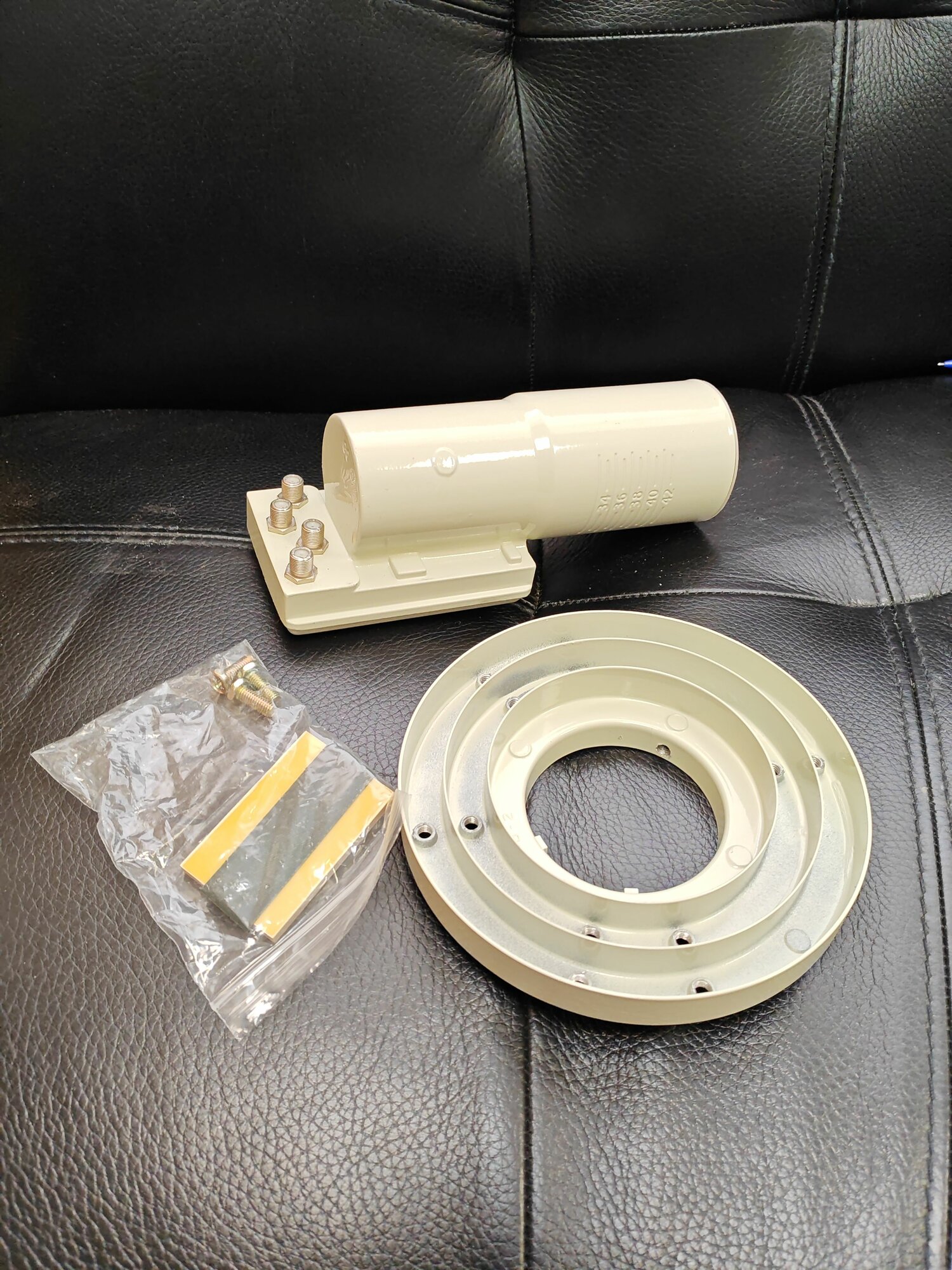 Конвертер C-band Dream tech q44 на 4 выхода