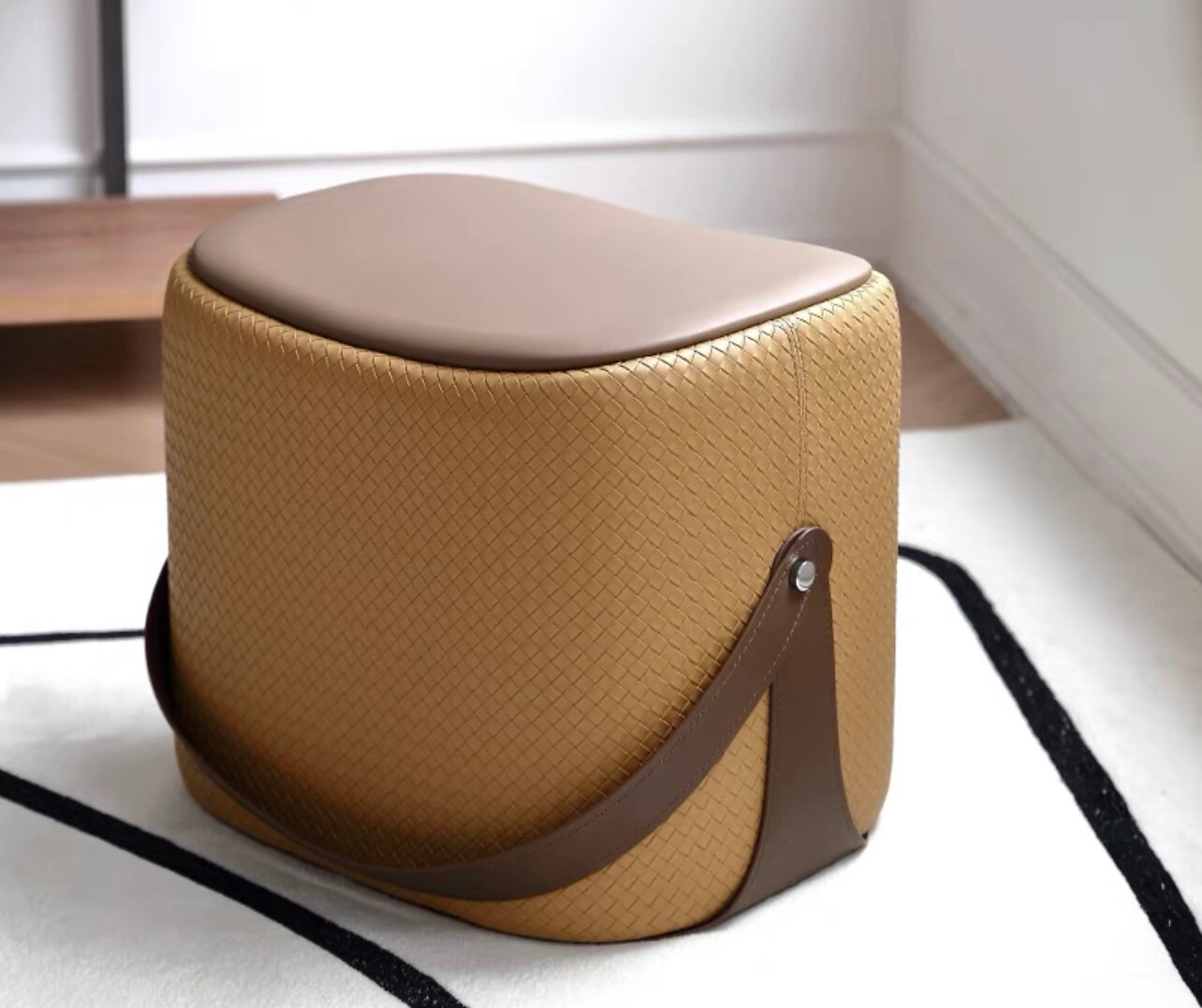 Пуф в итальянском стиле Bottega (светло-коричневый)