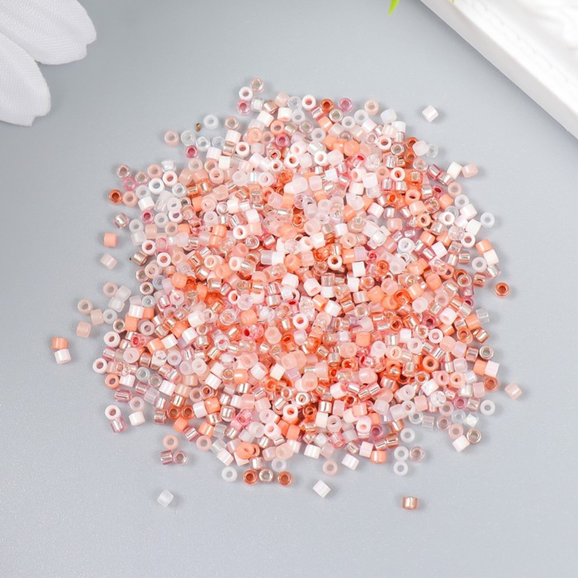 Бисер Сима-ленд "Перламутровое розовое ассорти", крашеное стекло, 12/0, 10 г