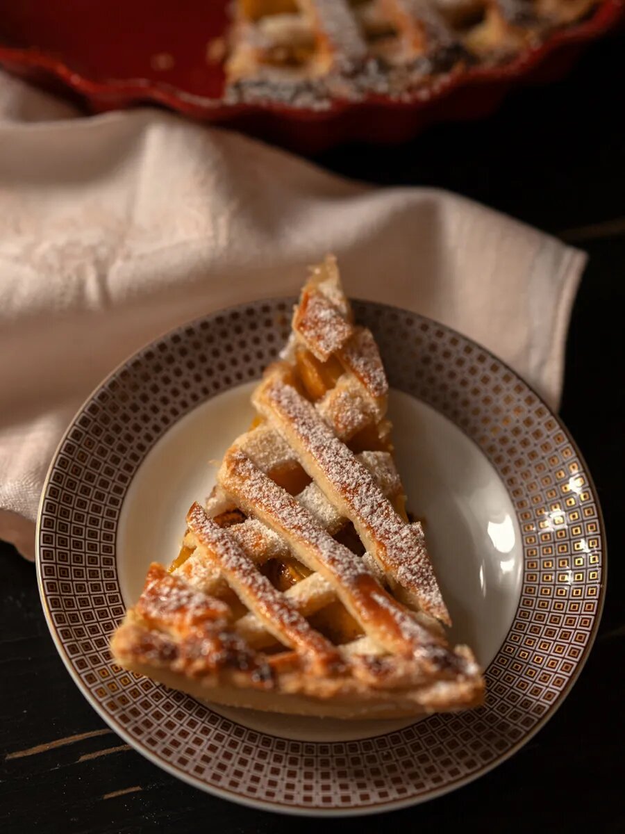 Блюдце чайное фарфоровое