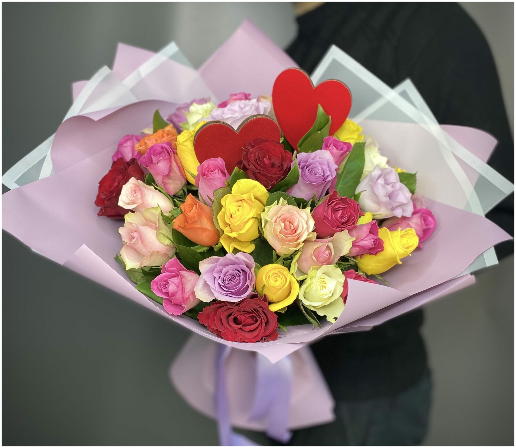 Букет роз "Яркая любовь", 41 роза, длина 40см, стильный дизайн