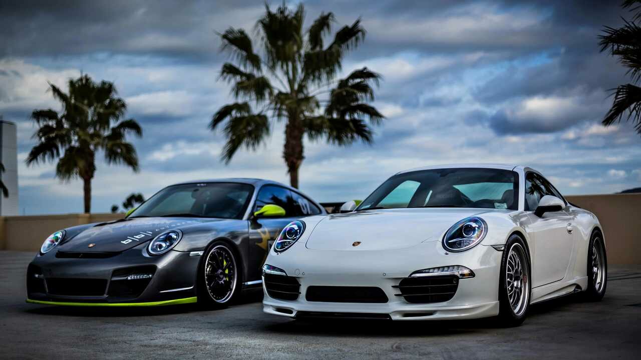 Картина на холсте 110x60 LinxOne "Тучи белый пальмы gt3 porshe" интерьерная для дома / на стену / на кухню / с подрамником