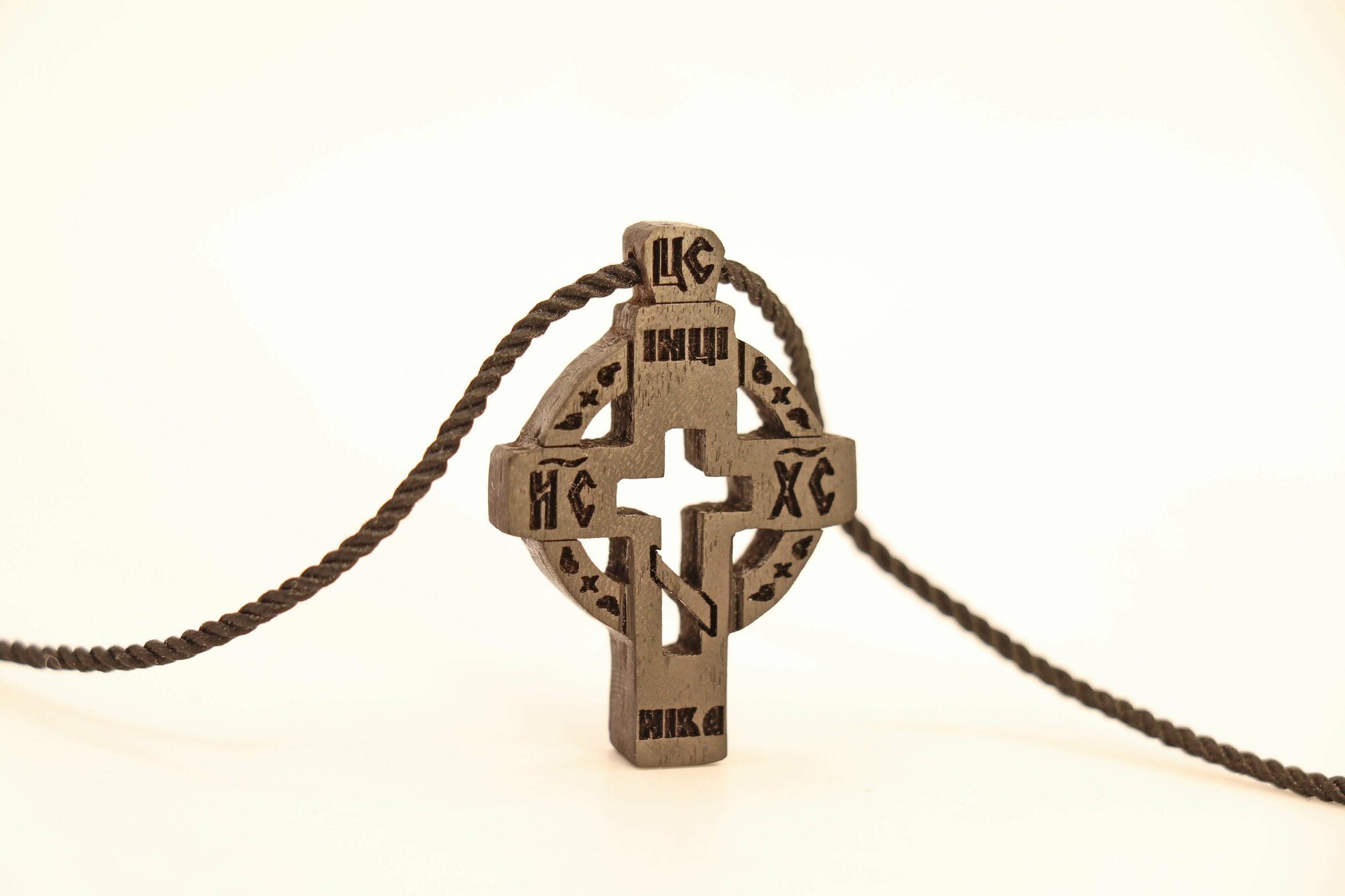 Православный крест нательный полый округлый