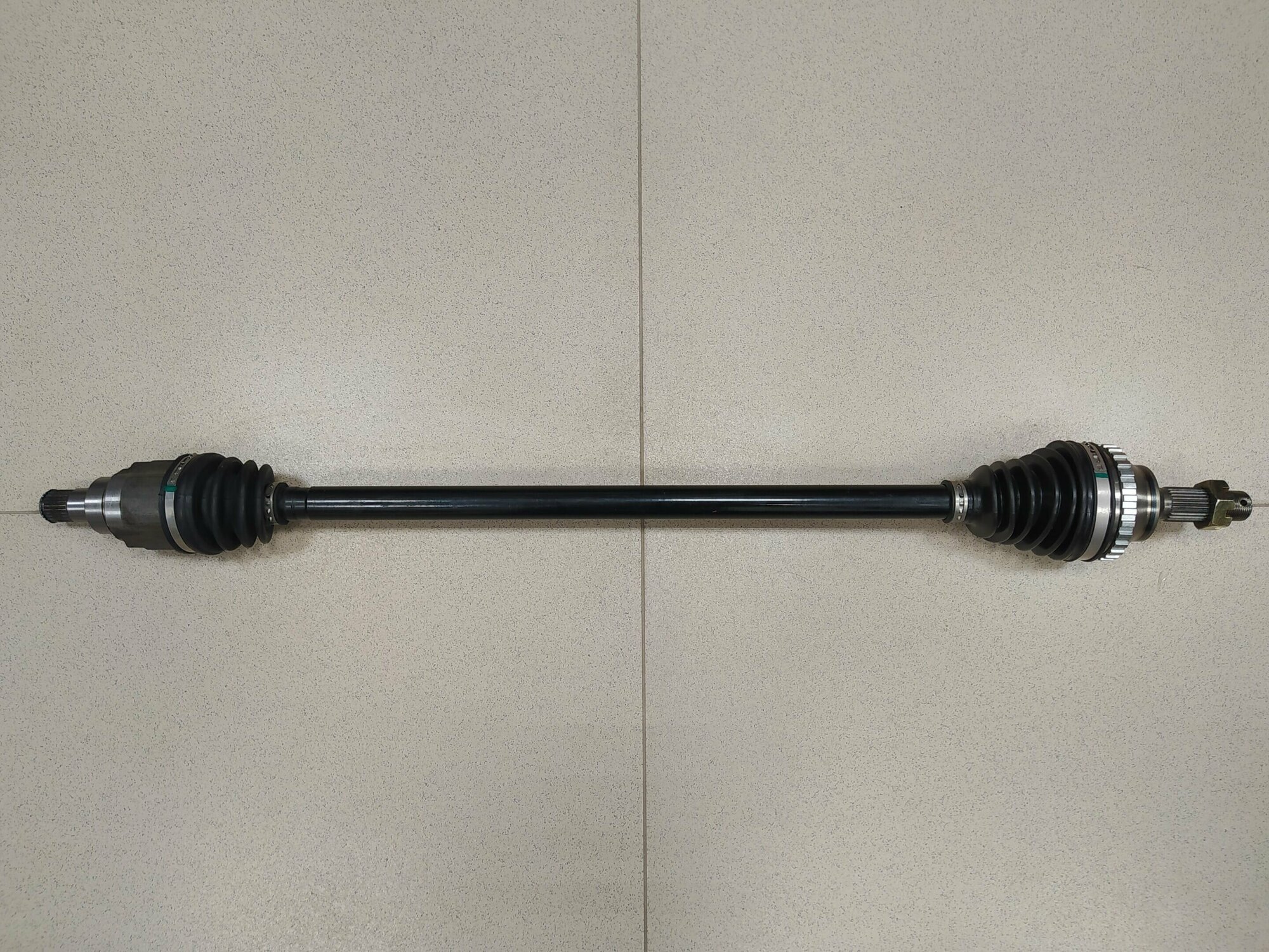 Привод правый Lifan Breez [1.3 16V 5MT хетчбэк] LBA2203200