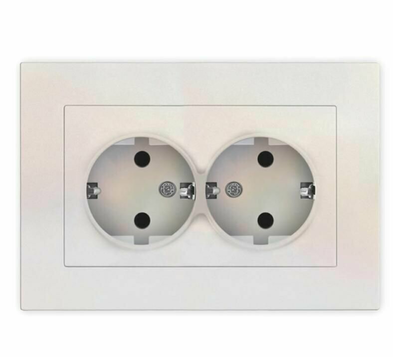 Розетка 2-м СП Афина 16А IP20 с заземл. в сборе жемчуг Universal A0128-OBr