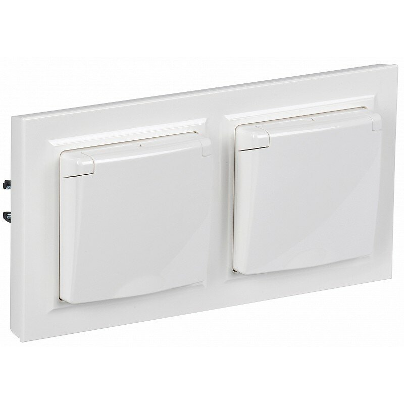 IEK BRITE Роз. с кр. 16А IP44 РСбш10-3-44-БрБ бел. в сб 2шт
