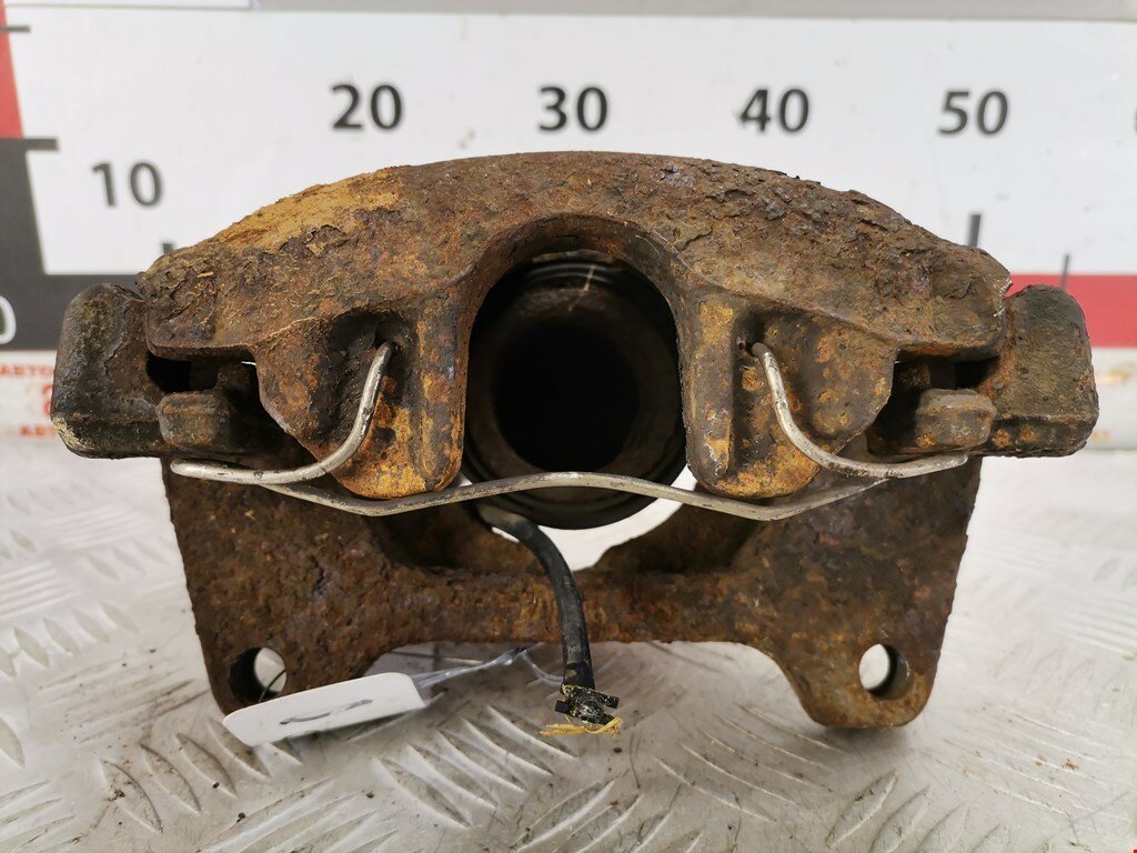 Суппорт передний левый Audi A4 B5 8E0615123A арт. 784387