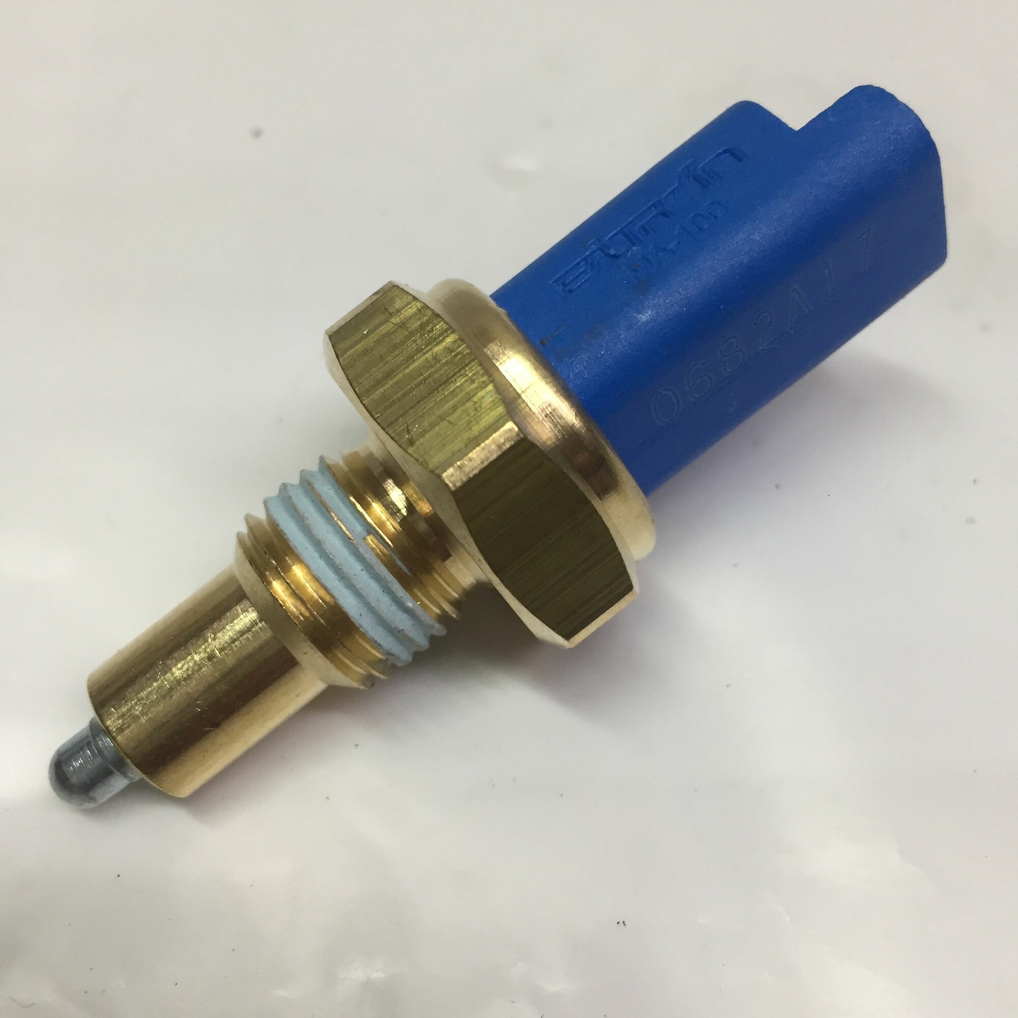 Выключатель света заднего хода LADA 8200771472 Хray , SANDERO, LARGUS