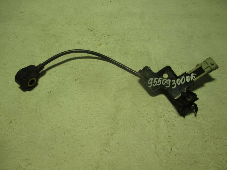 Датчик детонации 392502B000 9550930006 Rio 3 Solaris Accent 4 Ceed дв G4FC 1,4-1,6л