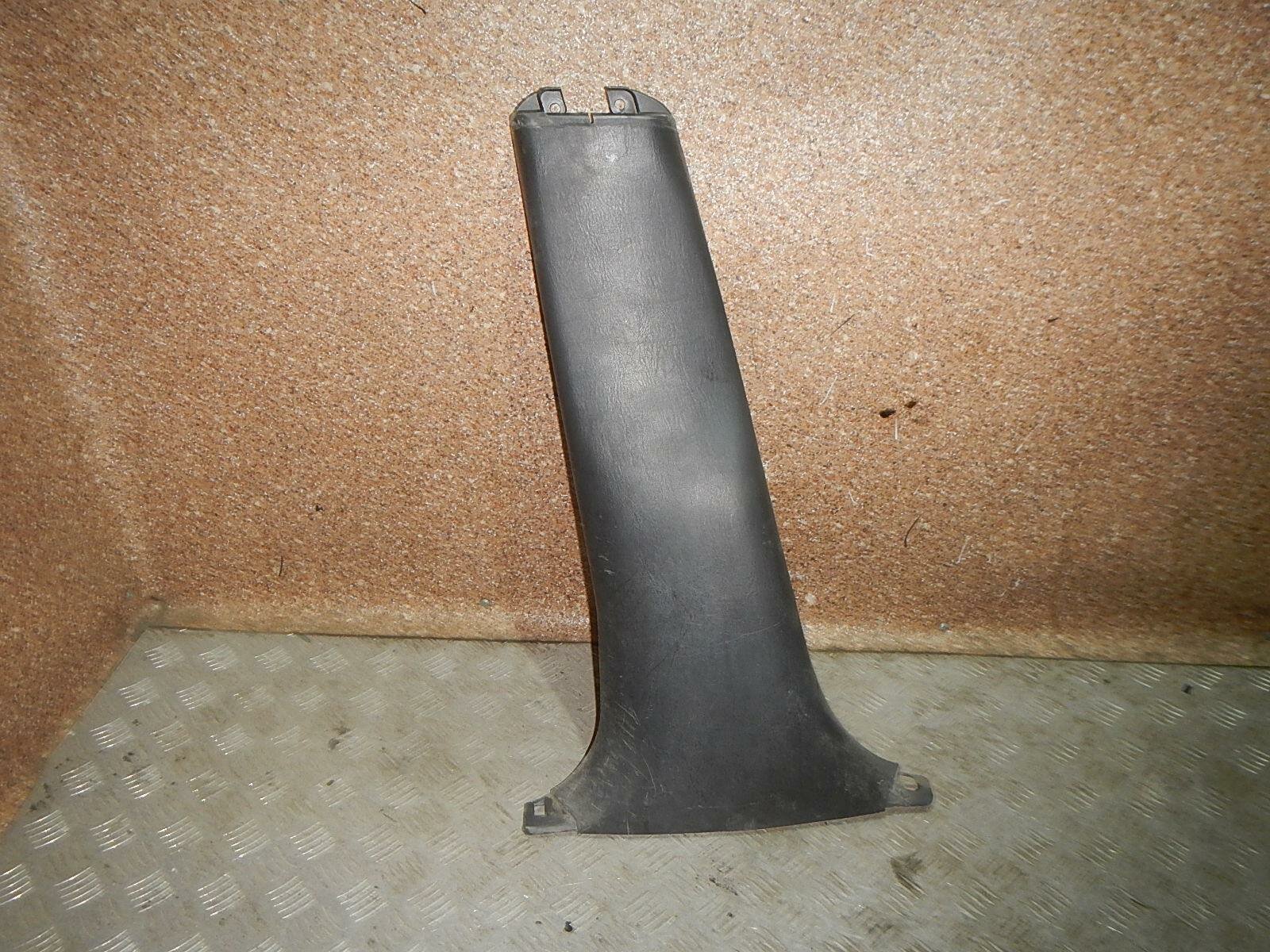 Б/У Обшивка стойки центральной левой, Ford (Форд)-FOCUS 1 (98-04) FORD FOCUS 1 (98-04) Нижняя. Царапины. 401986 FORD арт....