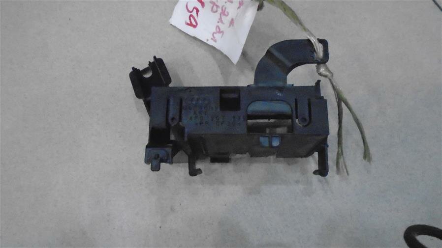 Кронштейн от Audi A6 C6 2004-2011