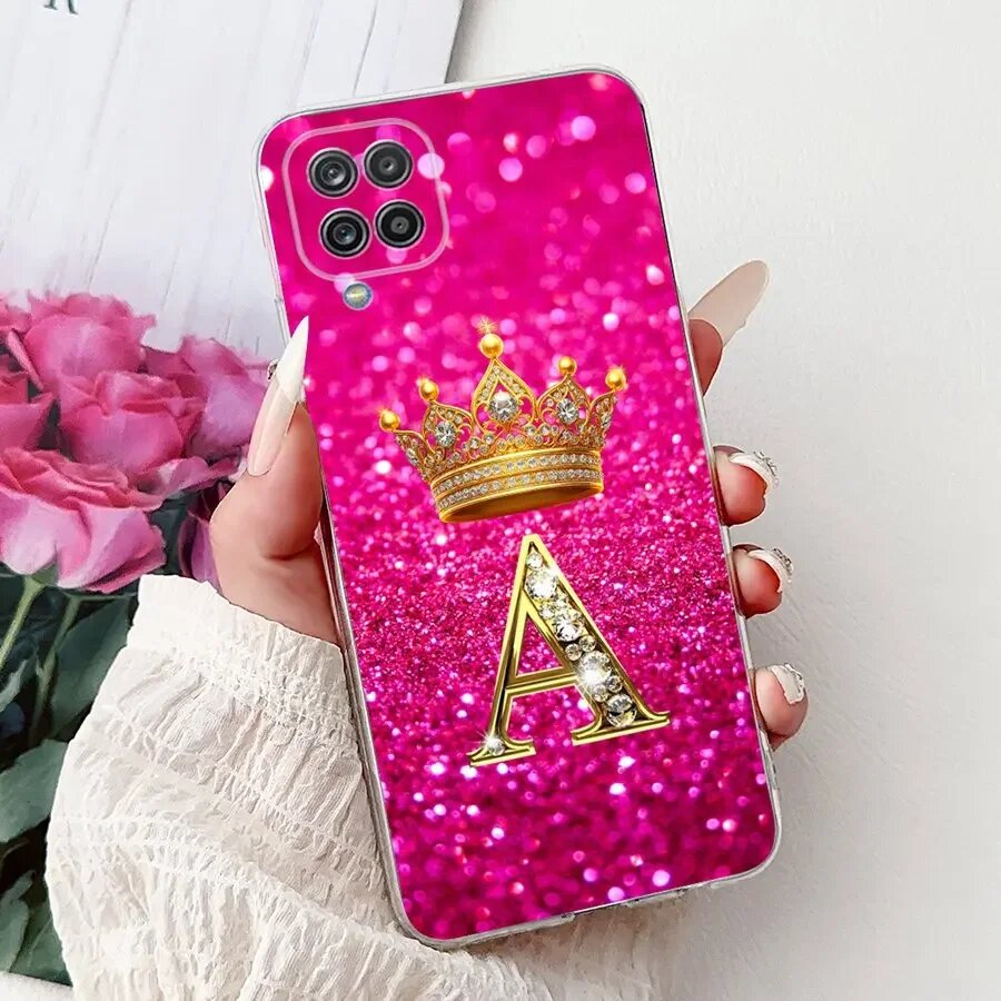 Чехол на Samsung Galaxy A22 5G с короной и буквой A, розовый