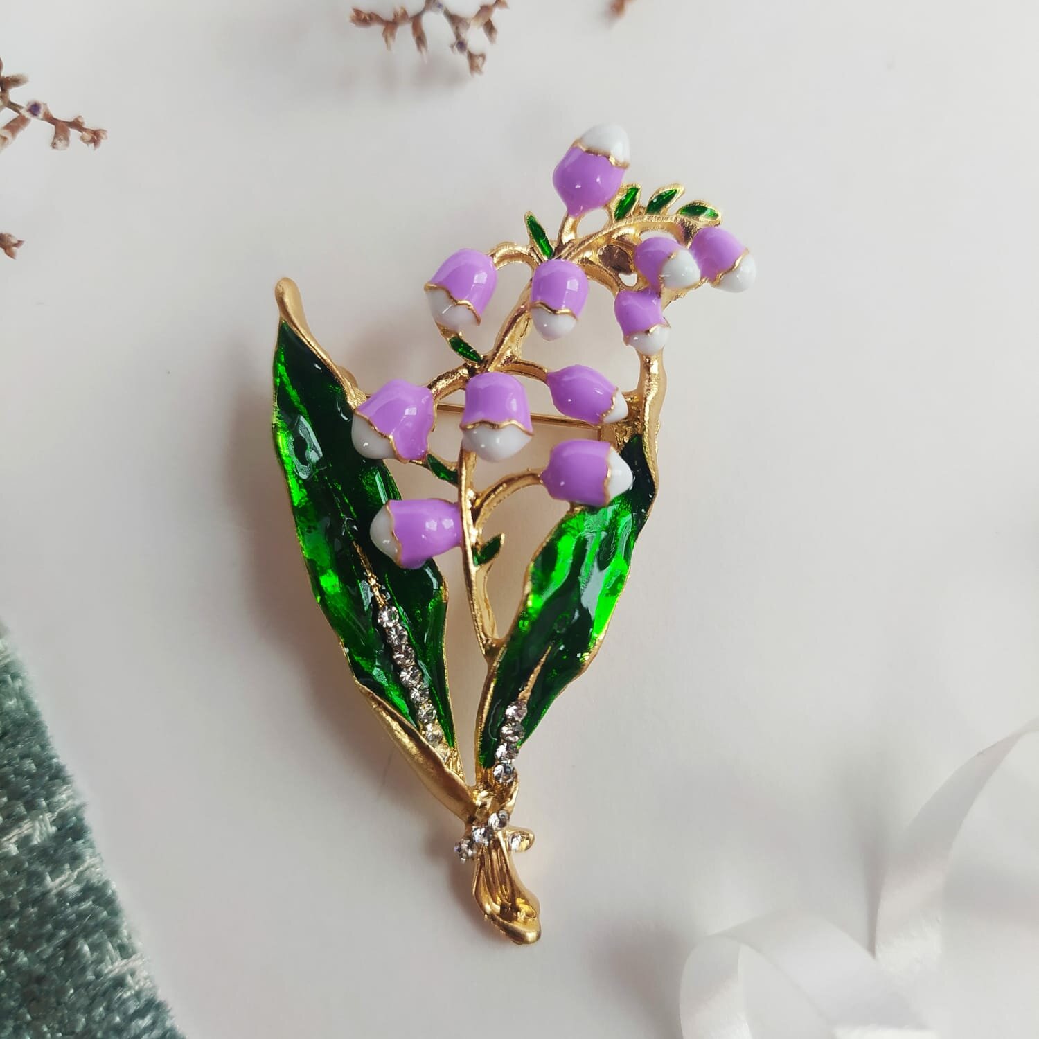 Брошь, эмаль, стразы