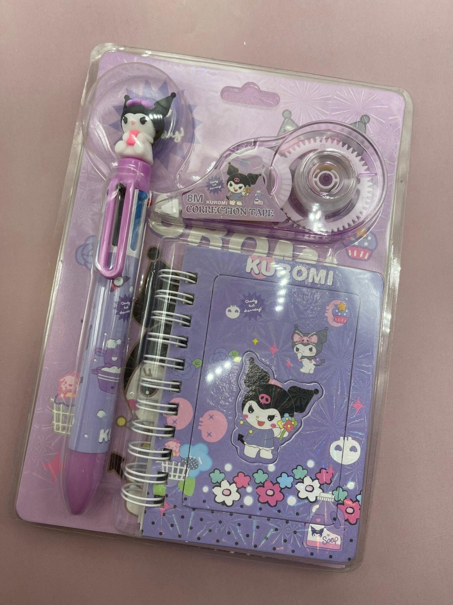 Канцелярский набор " Куроми " ( блокнот с многоцветной ручкой, корректор).