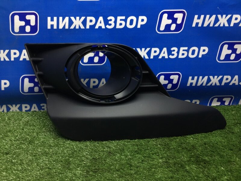 Решетка в бампер передняя левая Renault Logan 2 261A37637