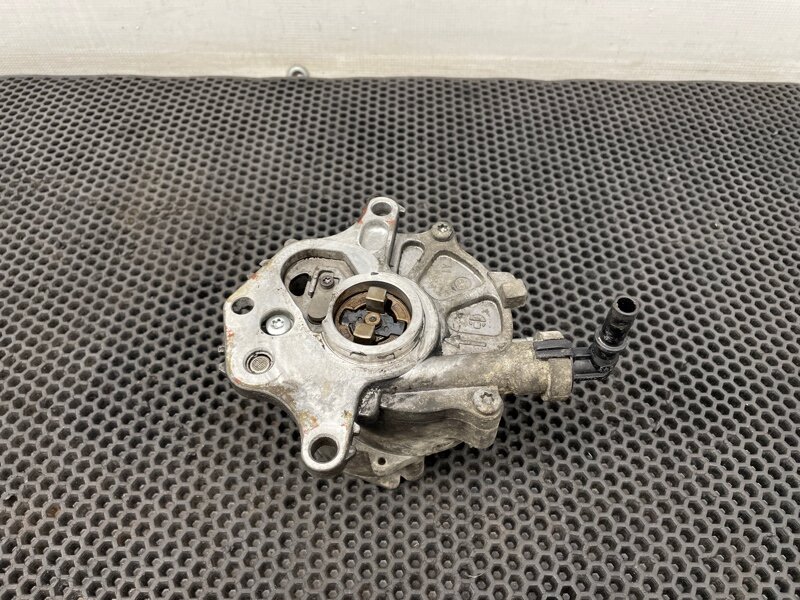 Насос вакуумный Land Rover Range Rover 2006 L322 368DT 3.6 OEM 6H4Q2A451BA