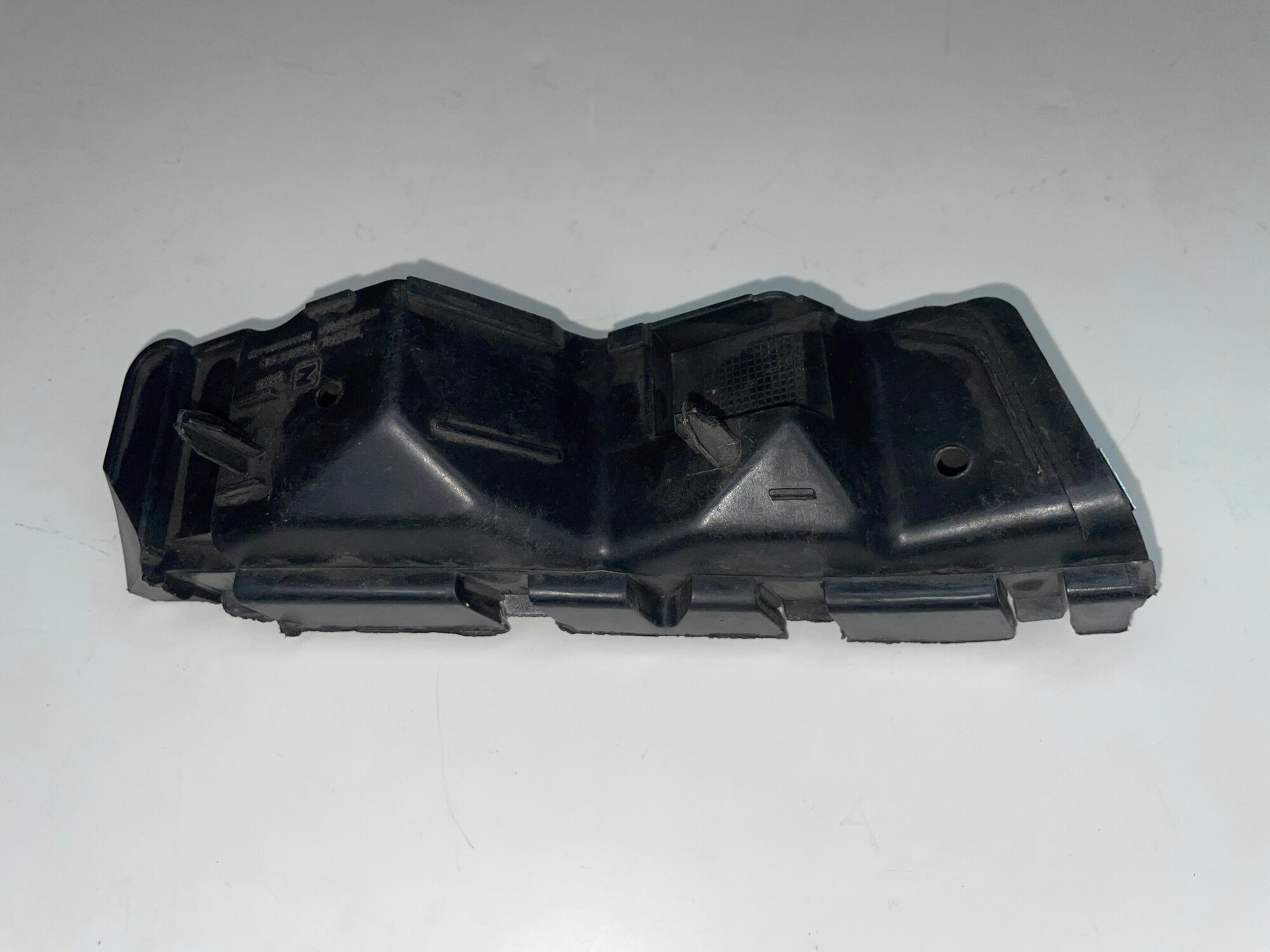 Кронштейн бампера переднего левый (крайний) Zotye T600 [2.0 16V 6AMT внедорожник Turbo] 2803011001B11