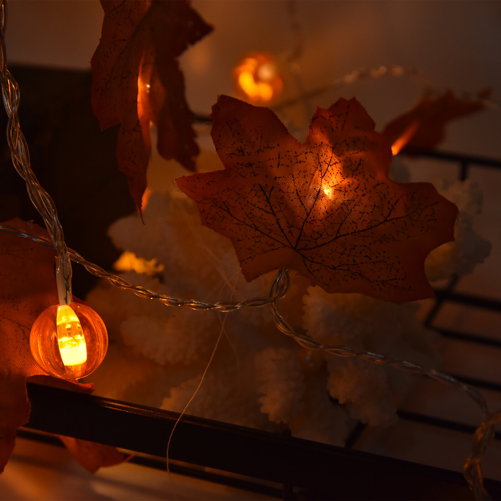 Гирлянда из кленового листа с постоянным миганием света в двух режимах, декорации для праздничных вечеринок в помещении и на открытом воздухе (6 м 19,7 футов, 40 светодиодов)