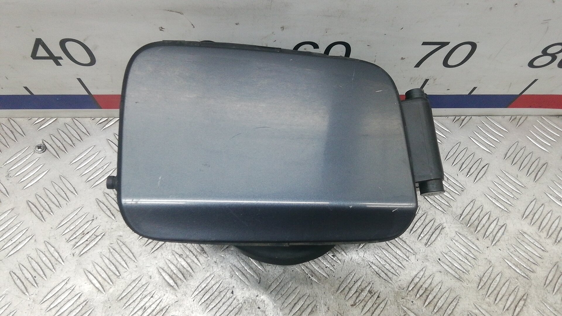 Лючок бака BMW 3 E90/E91