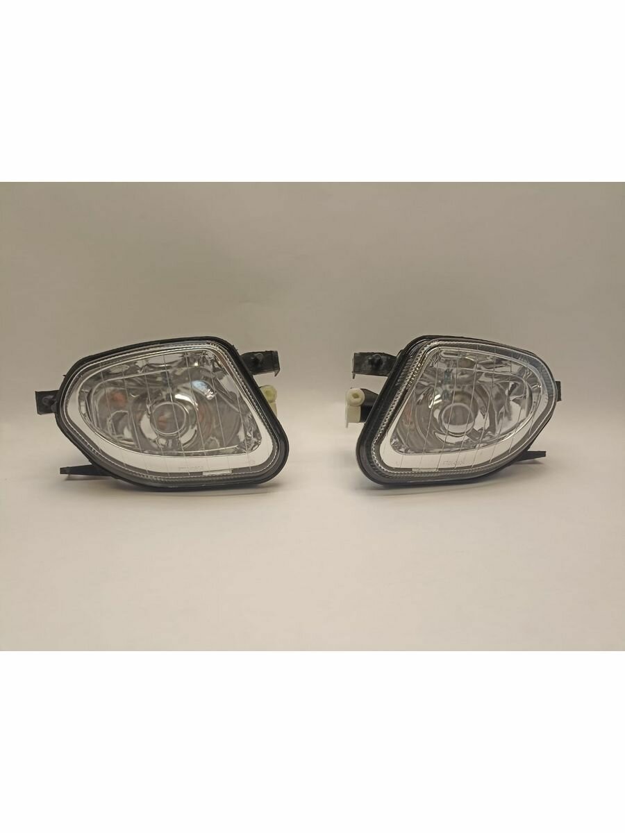 Противотуманные фары на автомобиль Mercedes-Benz E-Class W211 до рестайлинг (2002-2006) (комплект)
