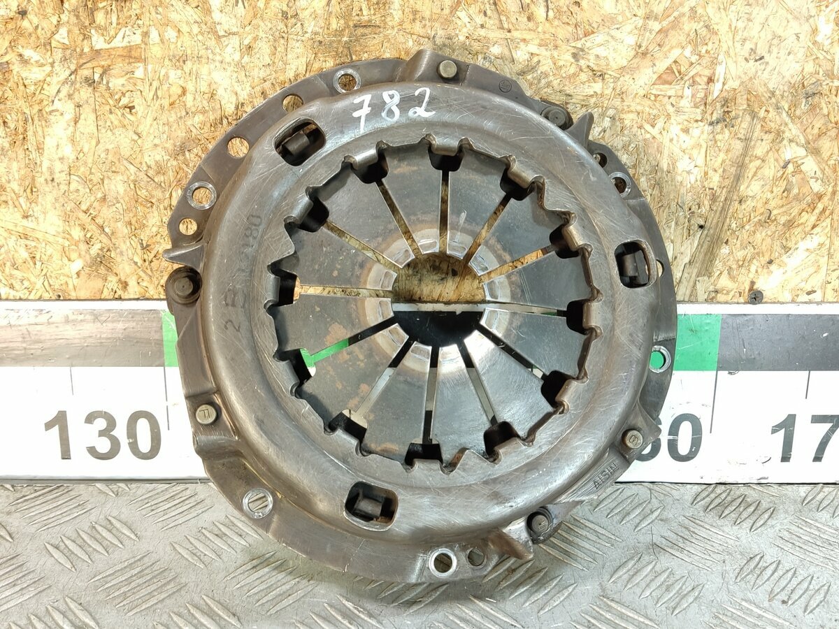 Корзина сцепления TOYOTA Corolla e10 3121012180