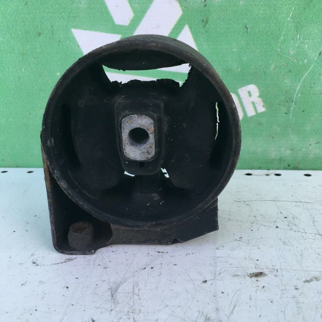 Опора двигателя VW Passat B3 1988-1993