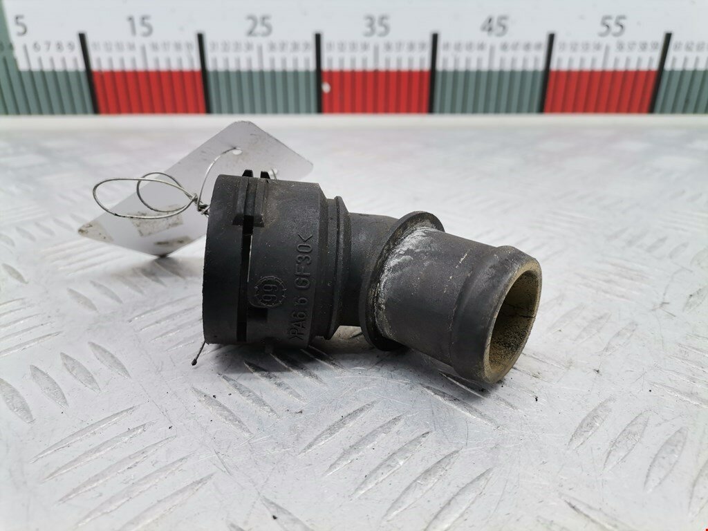 Фланец (штуцер системы охлаждения тройник) Volkswagen Golf 4 1J0122291 арт. 2043641