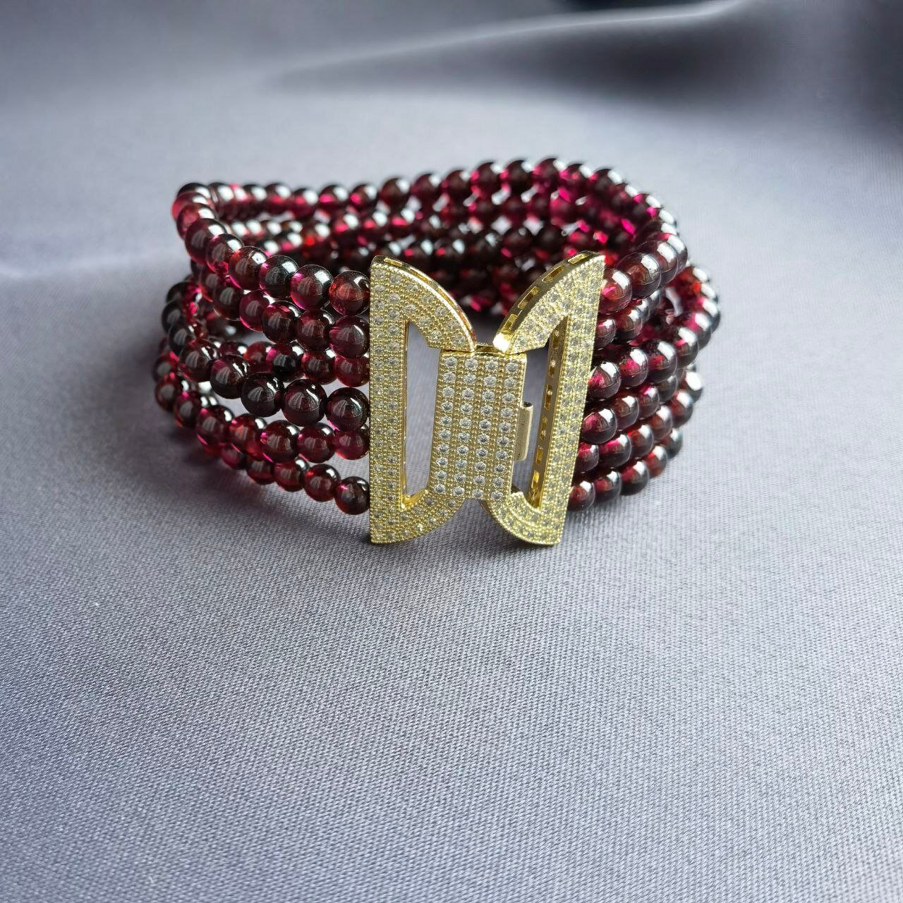 Жесткий браслет, гранат