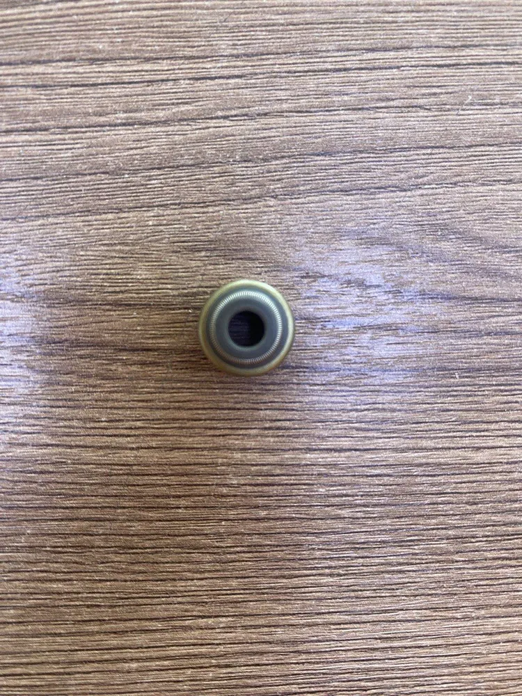 Сальник клапана выпускного (производитель Япония) Geely Vision FC Emgrand 7 EC7 SC7 EC7 NEW (1.5 1.8) Atlas (2.0 2.4) Lifan X60 X70 Cebrium Myway Murman (1.8)