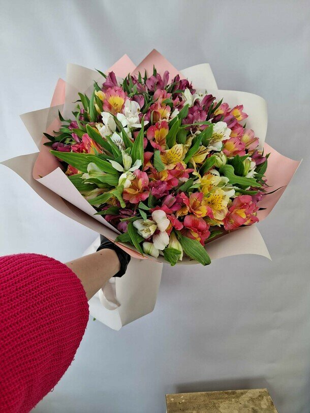 Букет Well Flowers "Альстромерии", круглый, XL, 31 цветок, альстромерия, букет свежих цветов