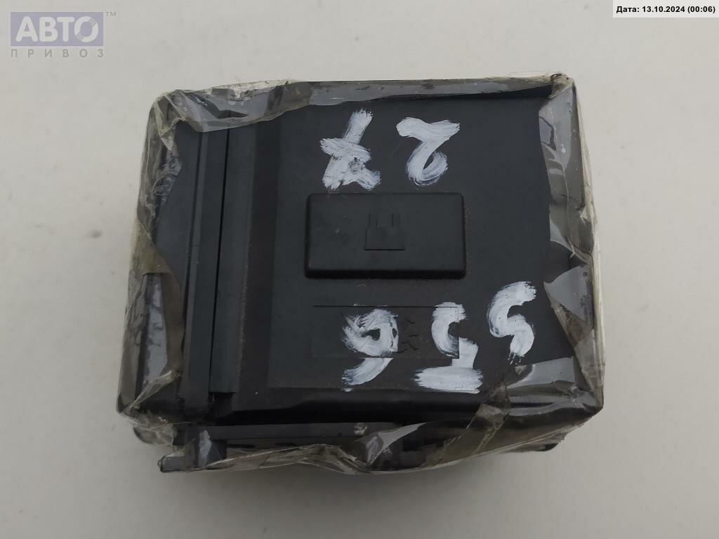 Блок предохранителей Peugeot 306