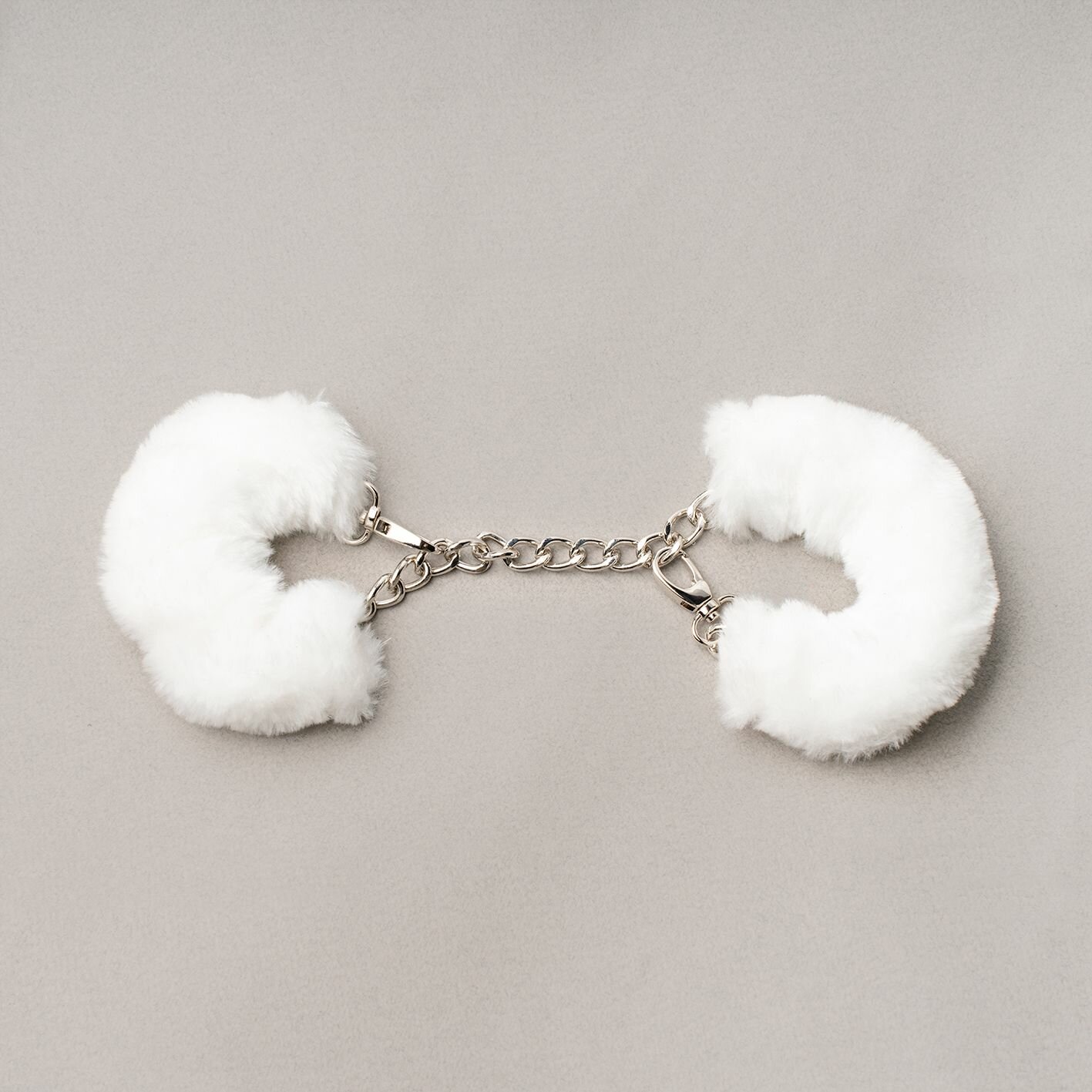 Наручники декоративные I Sexy Кнут и Пряник, белые I Sexy Наручники декоративные I Sexy Кнут и Пряник, белые