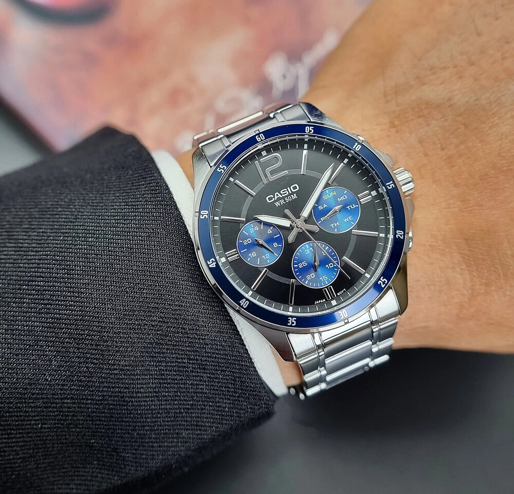Наручные часы CASIO Collection, серебристый/черный/синий — фото 1