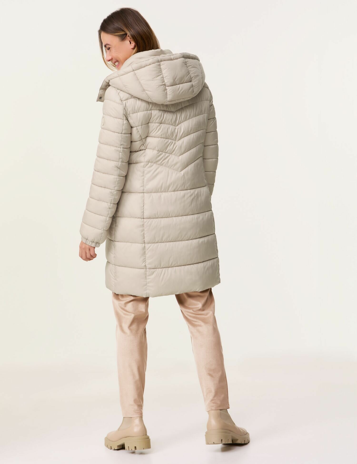 Куртка Gerry Weber Осень-зима 2024, размер 44, песочный — фото 1