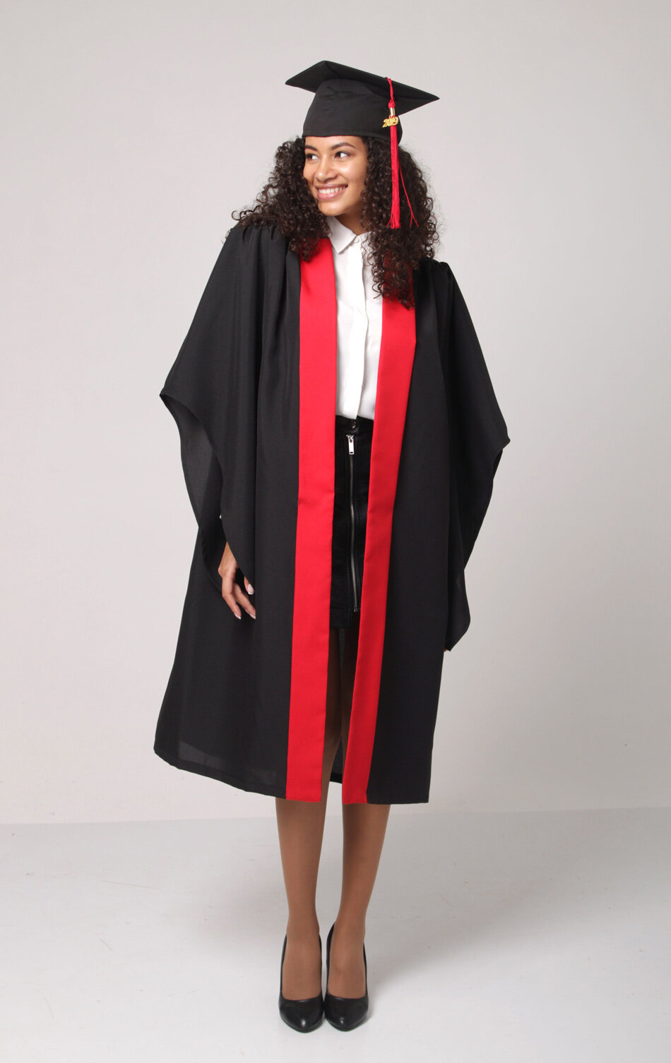 Мантия выпускника (комплект) - Модель Оксфорд - цвет черный с красной полосой