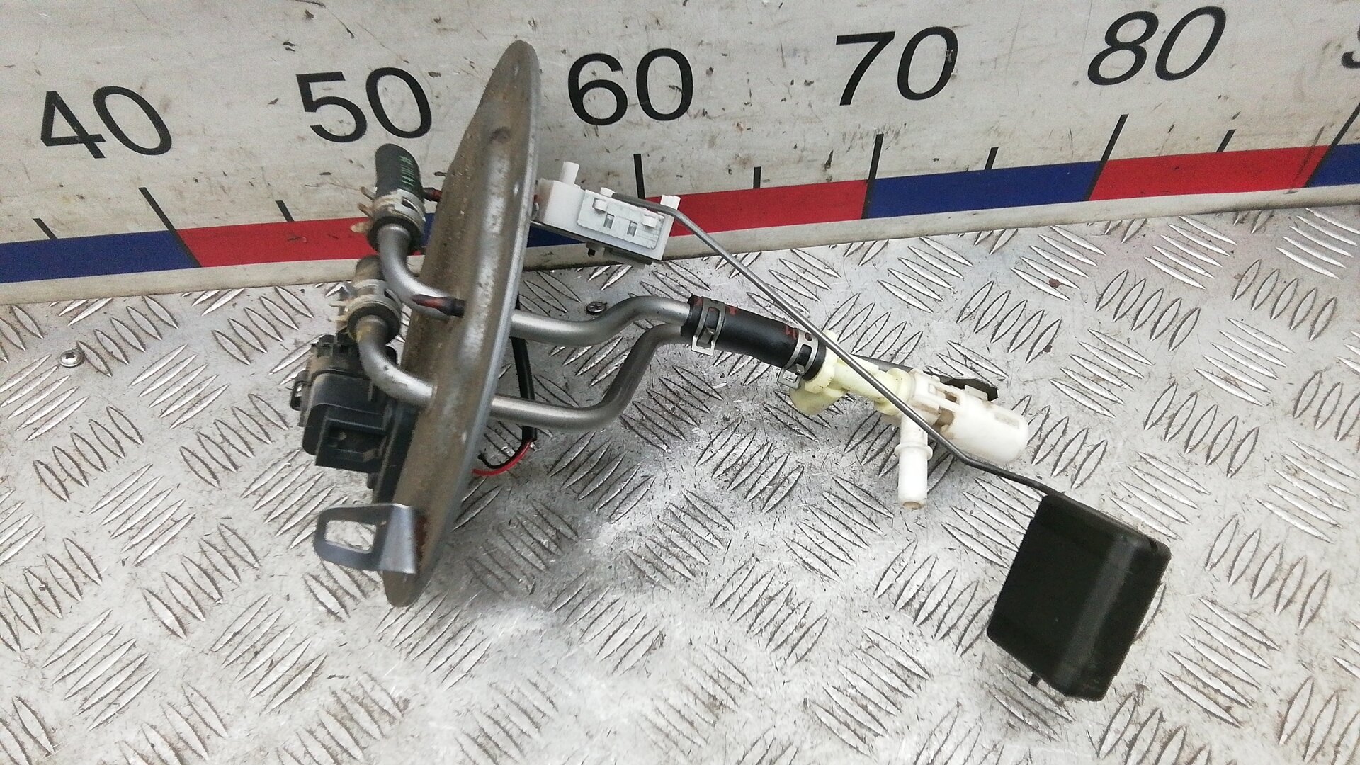 Датчик уровня топлива MAZDA CX-5 1