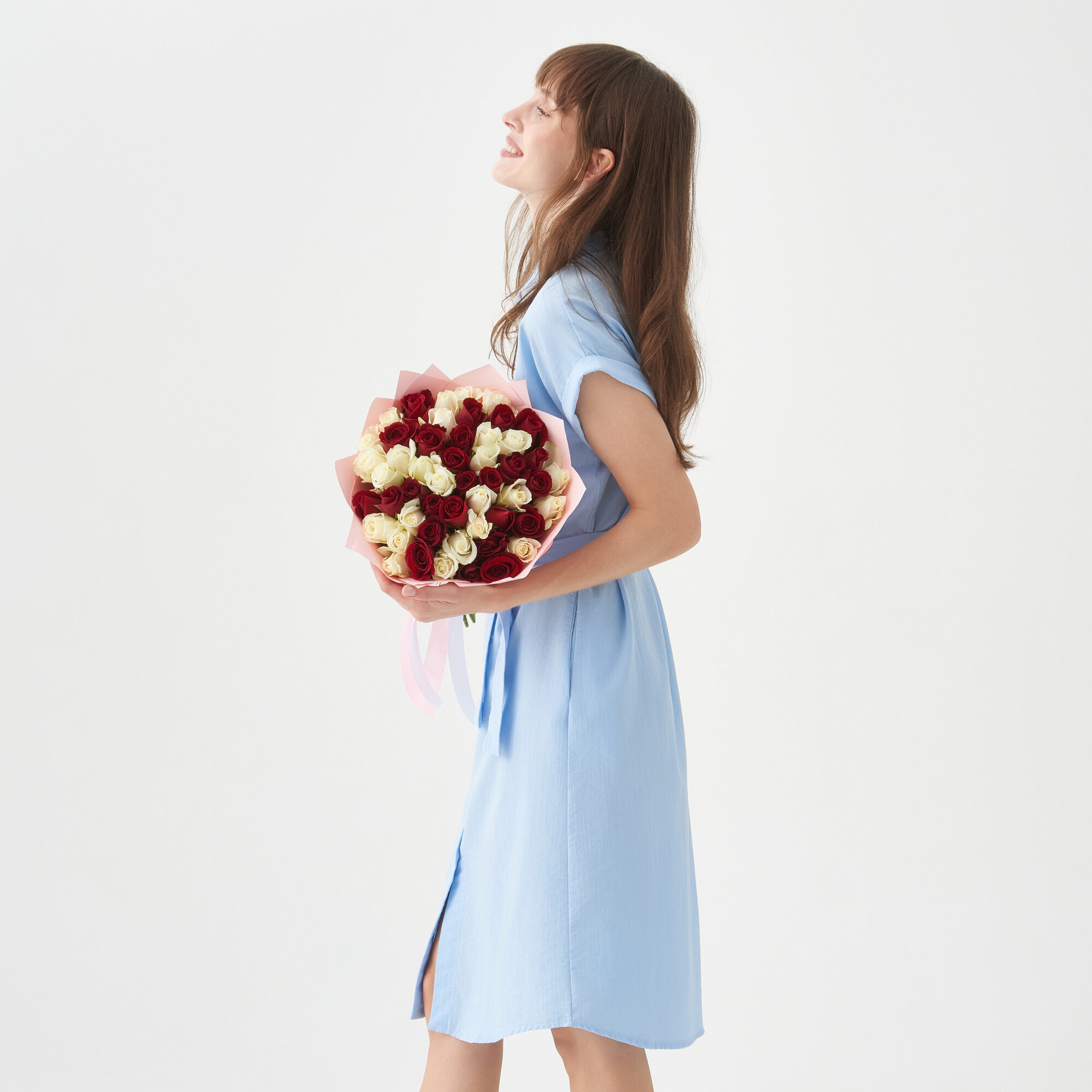 25 красно-белых роз 40 см, розы с доставкой, цветы с доставкой по Москве