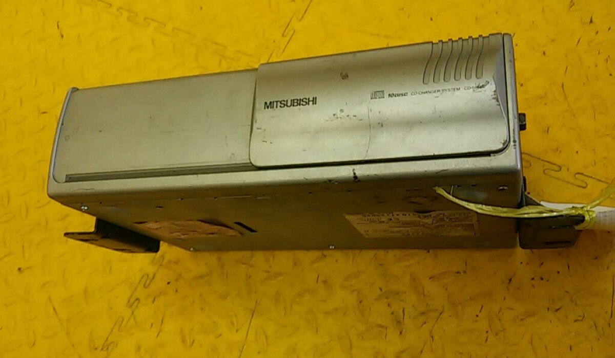 Чейнджер компакт дисков Carisma (DA) Mitsubishi MZ312569