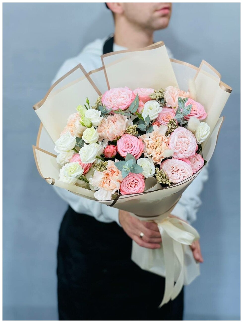 Авторский букет, Эустома, Пионовидные розы, Диантусы. Rybe-flowers.