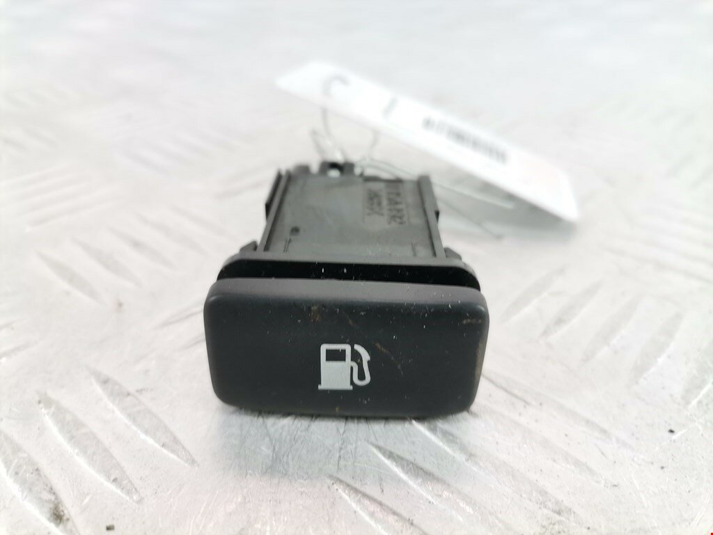 Кнопка открытия лючка бензобака Lexus RX 2 (XU30) 8484148010 арт. 1702286