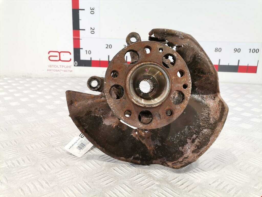 Ступица (кулак цапфа) передняя левая Mercedes Vaneo A4143300220 арт. 1077368