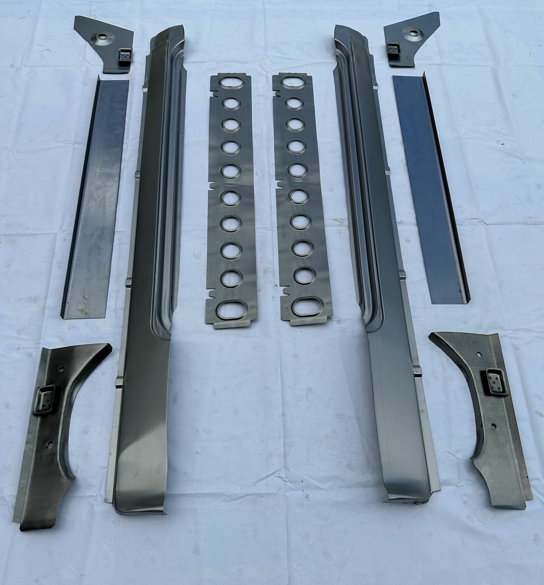 Комплект порогов на лада ВАЗ 2108, 2113