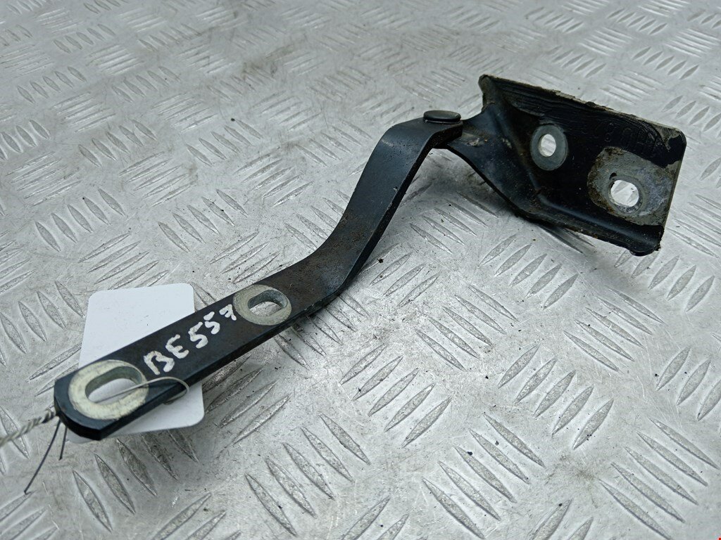 Петля капота левая Volkswagen Golf 3 1H0823301A арт. 2038126