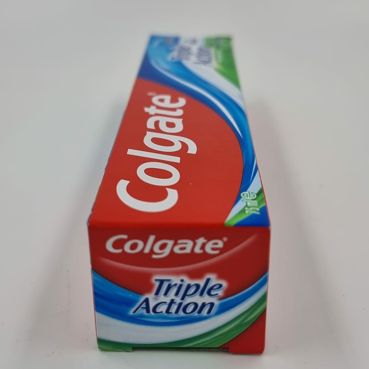 Зубная паста Colgate Triple Action тройная защита 75 мл (Из Финляндии)