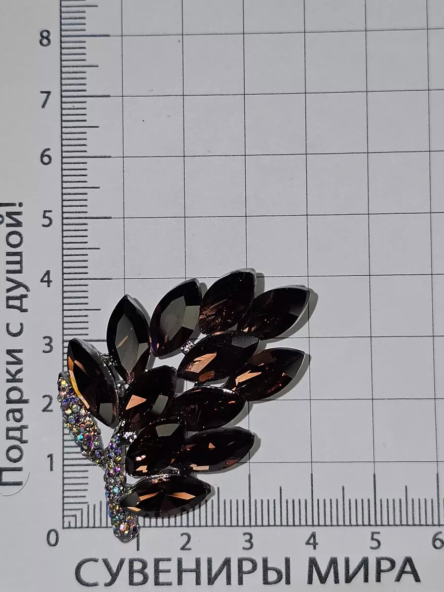 Брошь, стразы