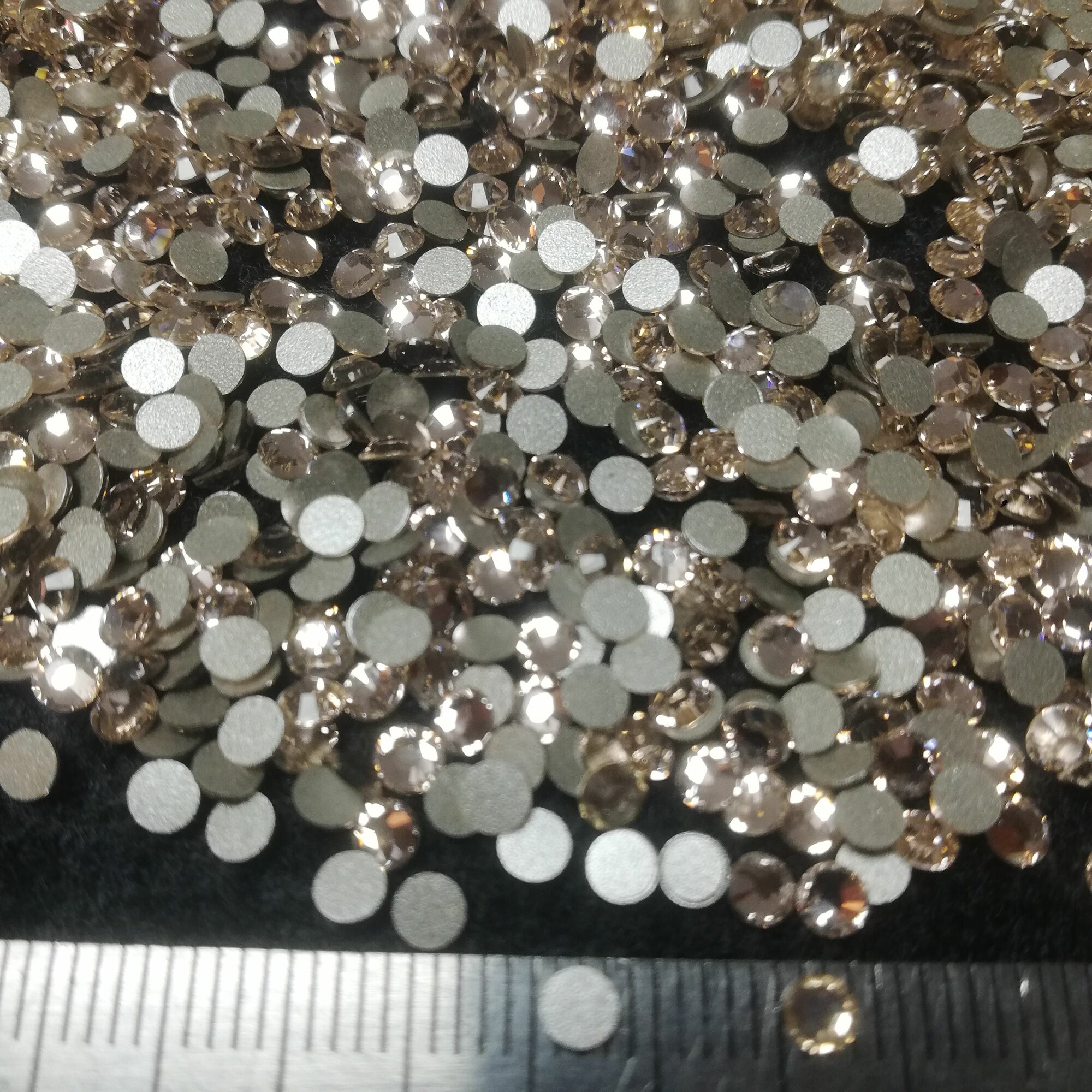 Клеевые стразы Сваровски ss 12 268 шт 3.1 мм