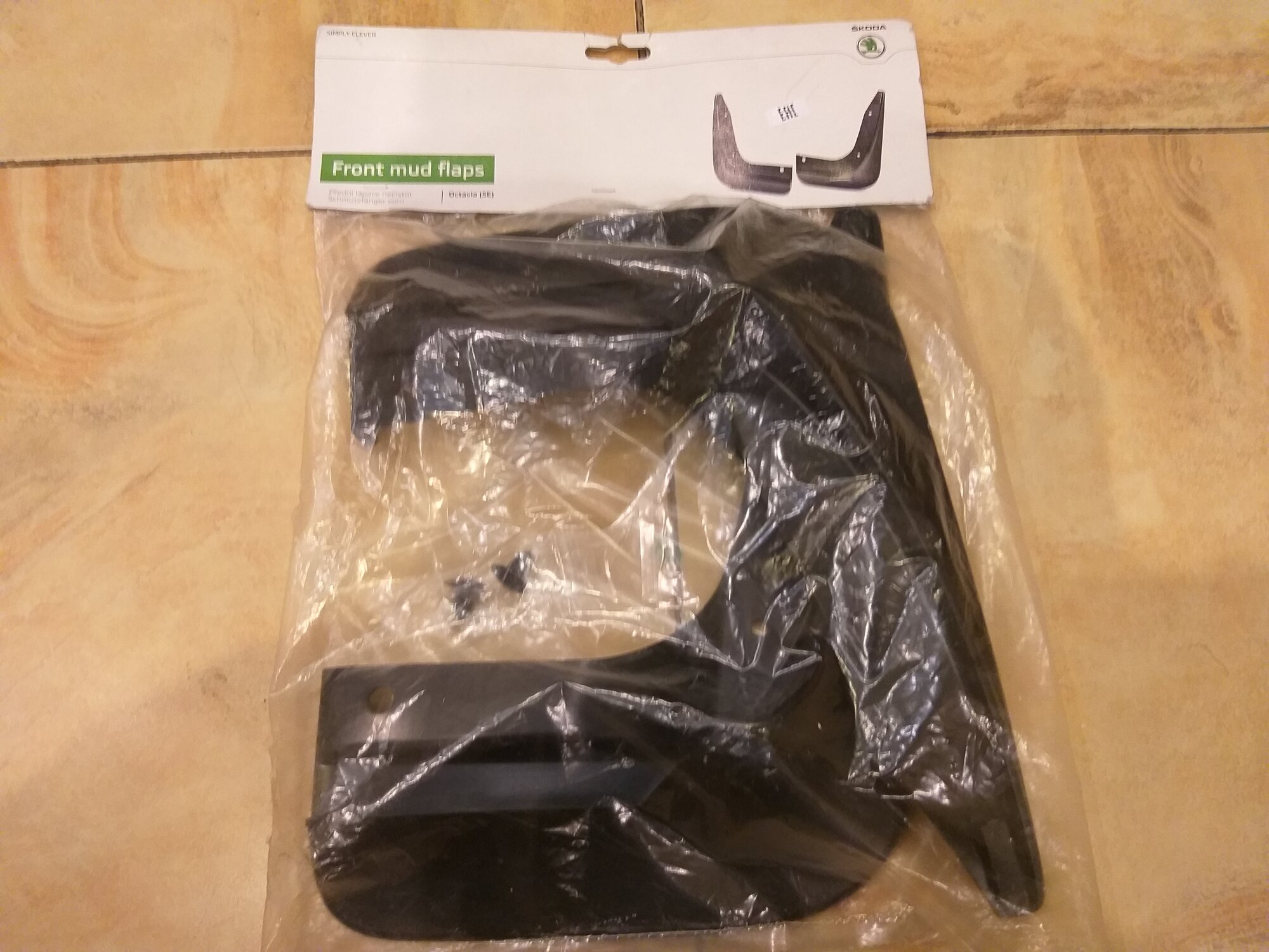 Брызговики передние к-кт Шкода Октавия Skoda Octavia A7 оригинал 5E0075111